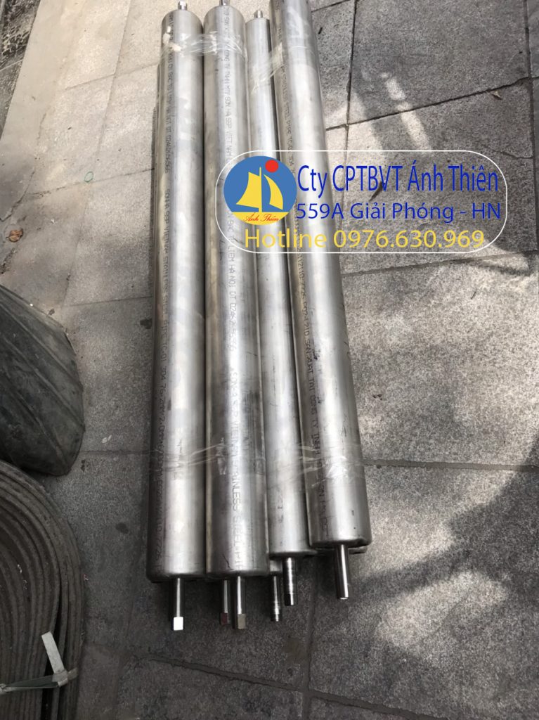 Con lăn INOX Kích Thước: ĐK D76 x Dài 940 x Tổng trục dài 1050mm, trục 17